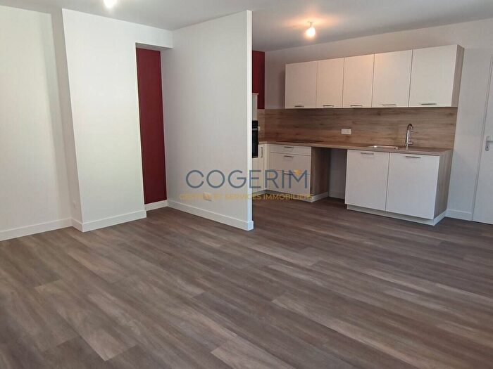 Appartement 4 pièces à louer à Rivolet