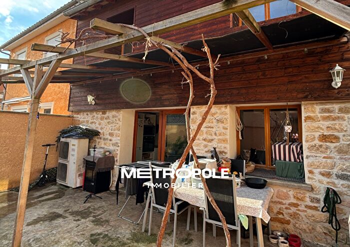 Maison à vendre - Villefranche-sur-Saône, Nord Est - 4 pièces - 3 chambres