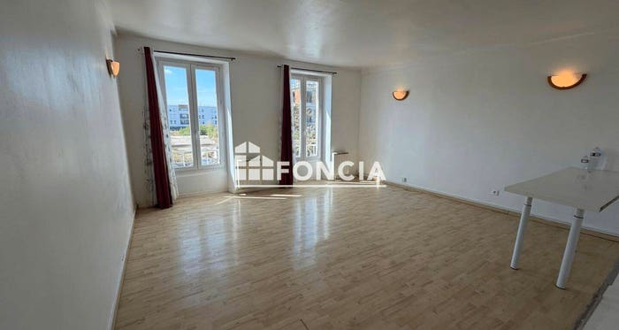 Ermitage-Nacelle Papeterie, Corbeil-Essonnes : Appartement 3 pièces à louer