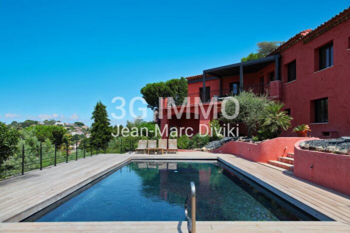 Maison à vendre - Vallauris - 9 pièces - 6 chambres