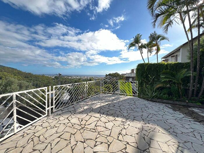 Maison à vendre - Saint-Denis - 4 pièces - 3 chambres