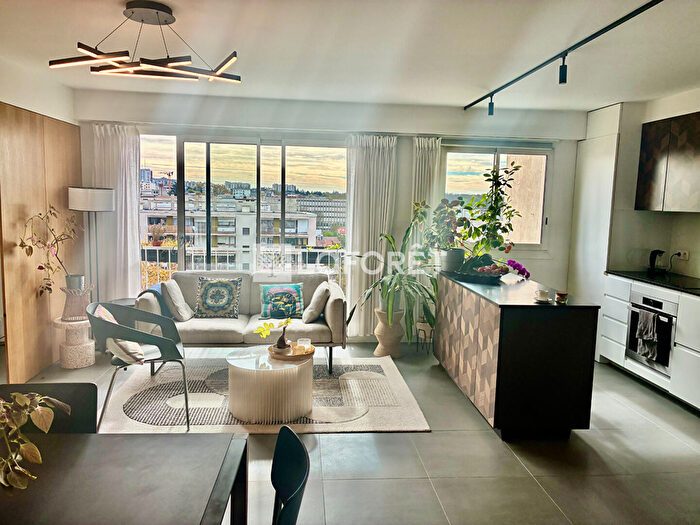 Appartement à vendre - Montreuil, Signac, Mûrs à Pêches - 5 pièces - 4 chambres