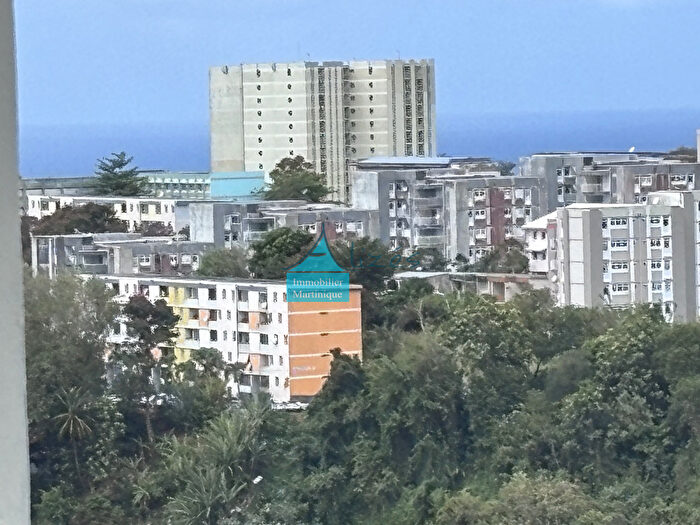 Appartement à louer - Fort-de-France - 4 pièces - 3 chambres
