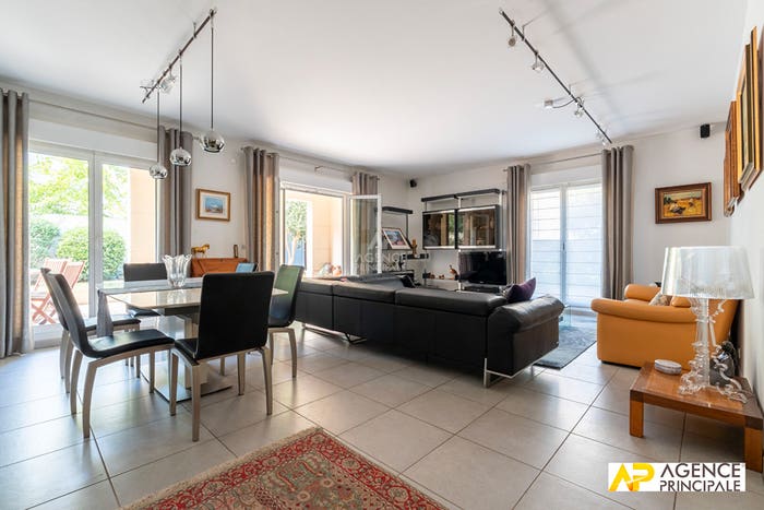 Maisons-Laffitte, Est : Appartement 5 pièces à vendre
