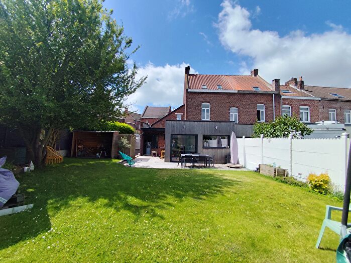Neuville-en-Ferrain : Maison 4 pièces à vendre