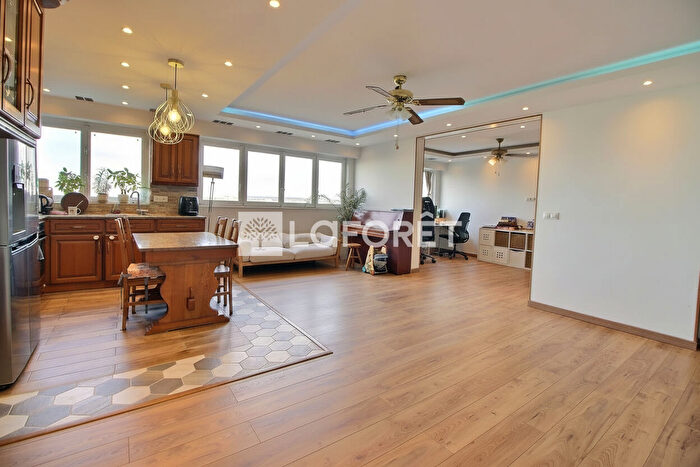 Appartement 4 pièces à vendre - Courbevoie, Hôtel de ville