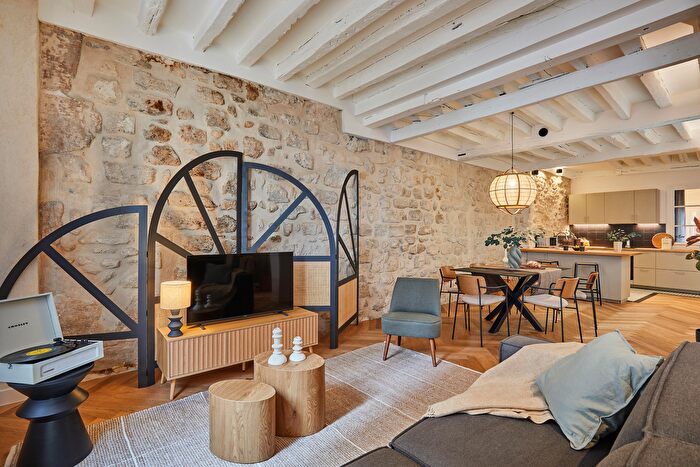 Appartement à louer - Paris er , Châtelet, Les Halles - 4 pièces - 3 chambres