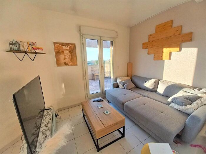 Appartement à louer - Centre Ville, Aix-en-Provence - 1 pièce