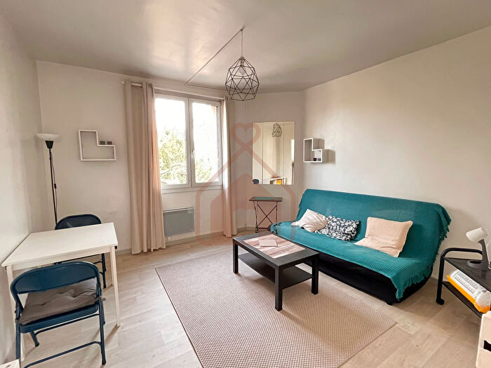 Appartement 1 pièce à louer - Villejuif, Epi d'Or, Lozaits, Lilas