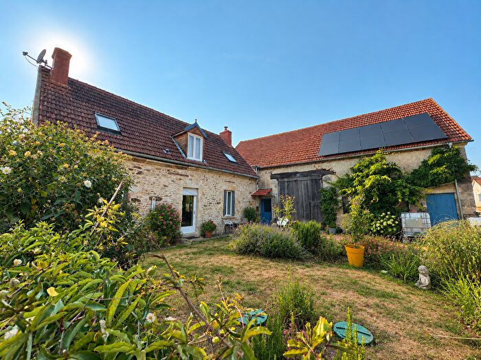 Maison 7 pièces à Reigny, à vendre