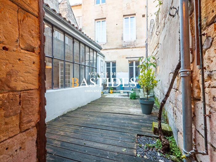 Maison à vendre - Libourne, Centre-ville, Bastide, Gare - 8 pièces - 5 chambres
