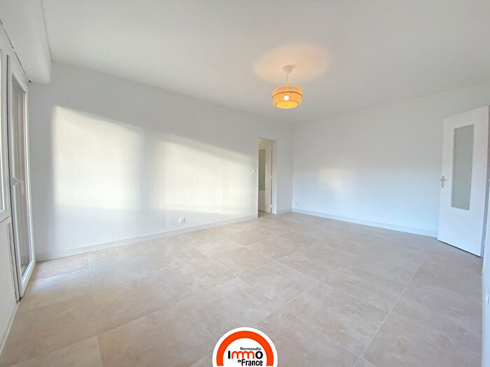 Appartement à vendre - Évreux, Centre-ville - 4 pièces - 2 chambres