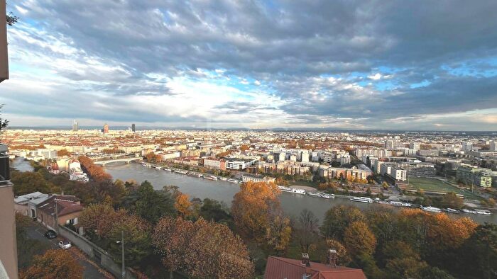 Appartement à louer - Vieux Lyon, Lyon ème - 2 pièces - 1 chambre