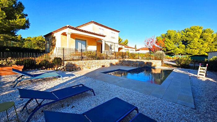 Maison à vendre - Les Pennes-Mirabeau - 5 pièces - 4 chambres