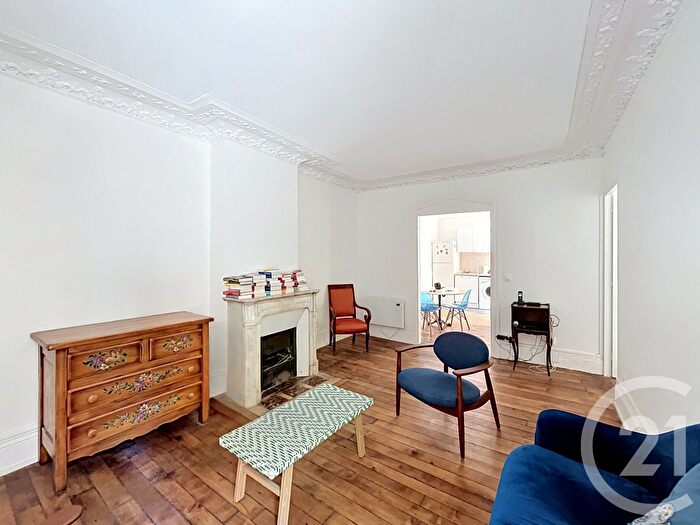 Paris 9ème, Clichy, Trinité : Appartement 2 pièces à vendre