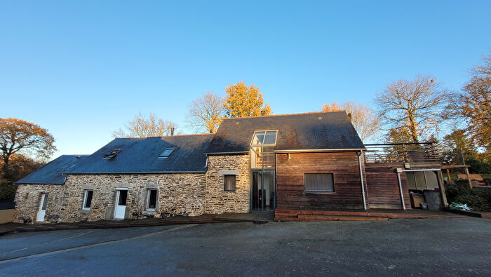 Maison à vendre - Corlay - 8 pièces - 6 chambres