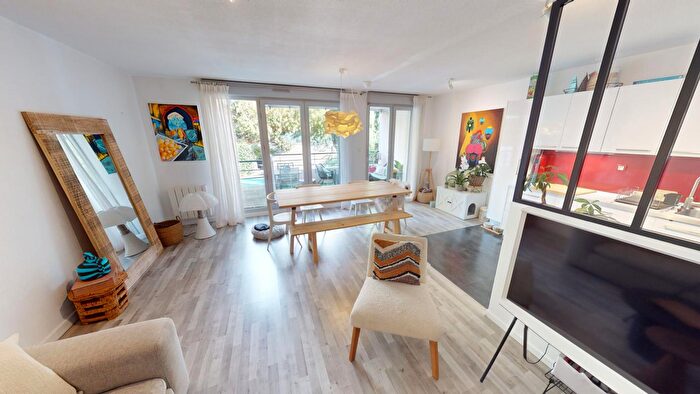 Maisons à vendre et appartements à louer - 1