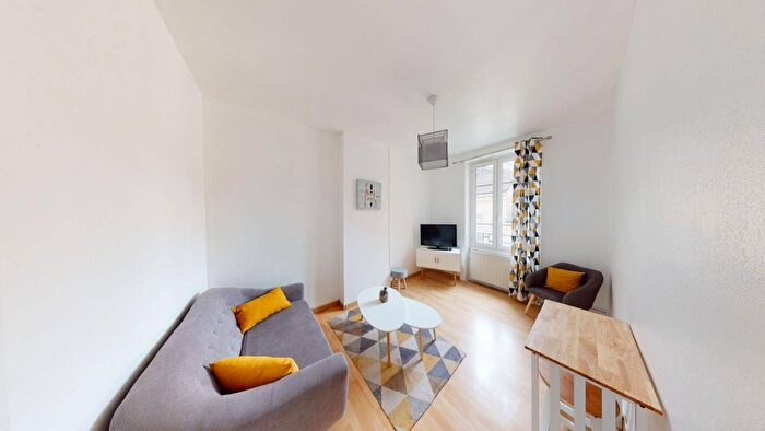 Bizillon-Centre Deux, Saint-Étienne : Appartement 2 pièces à louer