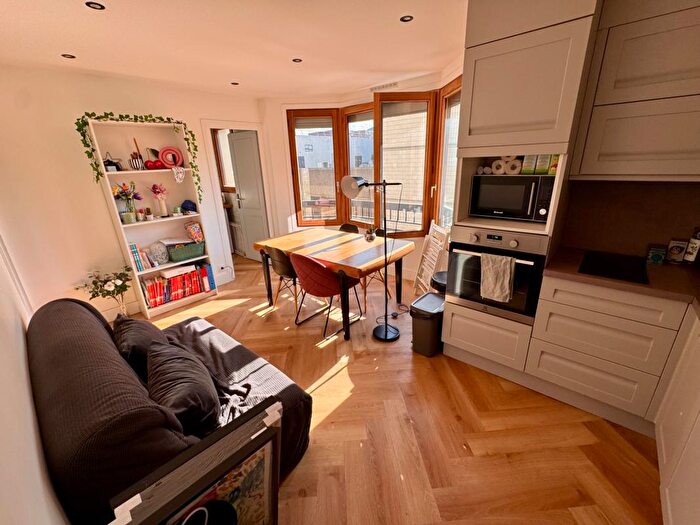Appartement à vendre - Clermont-Ferrand, Jaude, Fontgiève Saint-Alyre - 2 pièces - 1 chambre