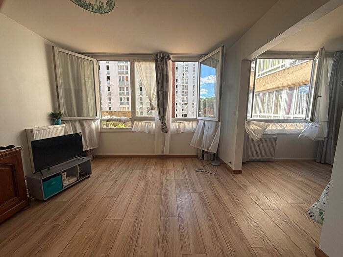Appartement 4 pièces à vendre à Aubervilliers, Villette, Quatre-Chemins