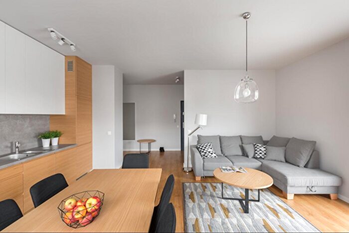 Maisons à vendre et appartements à louer - 1