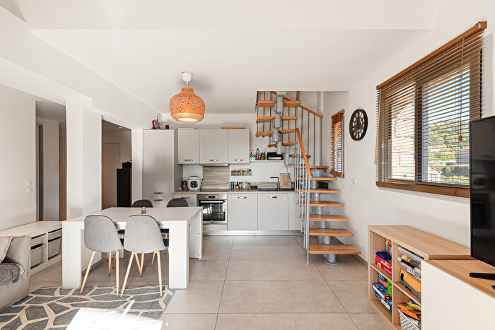 Appartement à vendre - Mouans-Sartoux - 4 pièces - 3 chambres