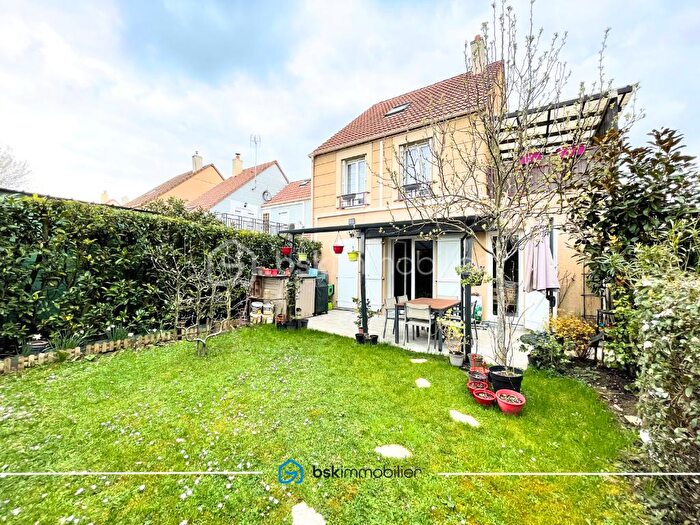 Maison à vendre - Noisy-le-Grand, Centre-ville - 6 pièces - 4 chambres