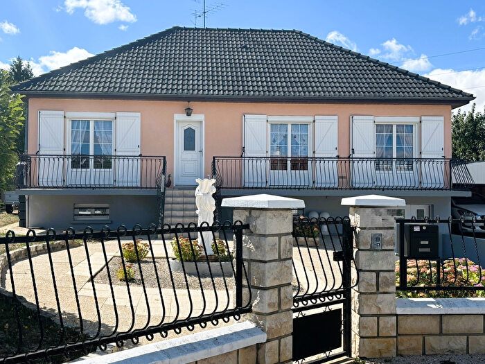 Maison 5 pièces à Courtenay, à vendre