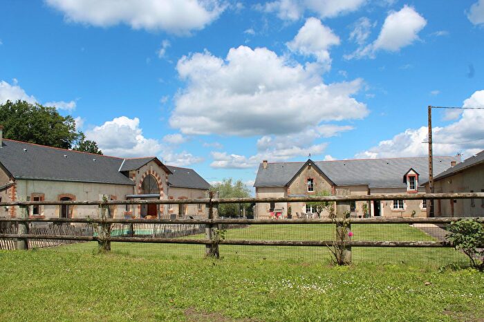 Seiches-sur-le-Loir : Maison 7 pièces à vendre