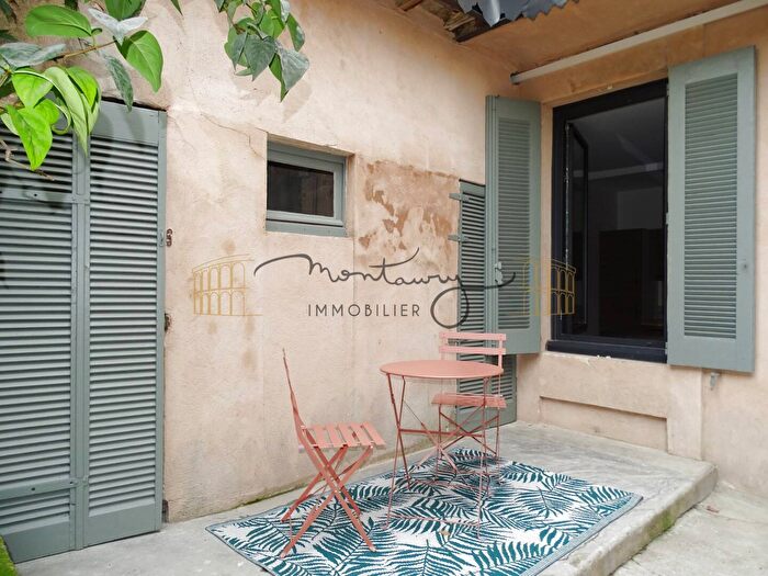 Appartement à louer - Nîmes - 2 pièces - 1 chambre