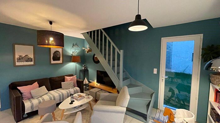 Maison à louer - Est, Entraigues-sur-la-Sorgue - 4 pièces - 3 chambres