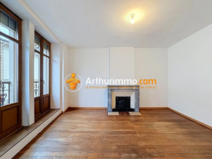 Bourgoin-Jallieu, Centre-ville, Pont Saint-Michel - Appartement 3 pièces à louer