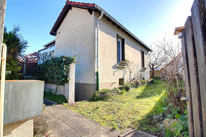 Maison à louer - Savigny-sur-Orge, Côteau - 2 pièces - 1 chambre