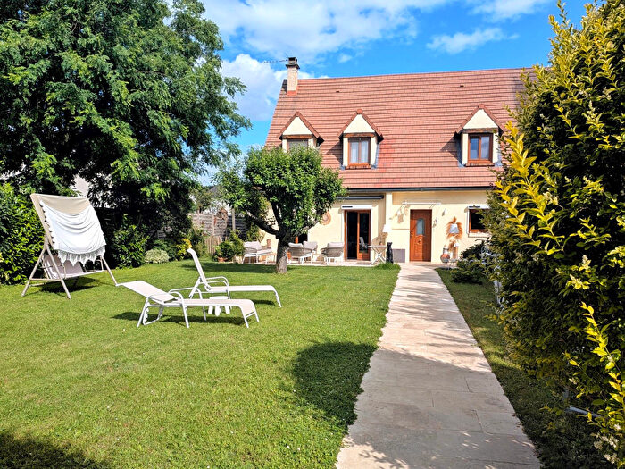 Maison 7 pièces à Magny-les-Hameaux, à vendre