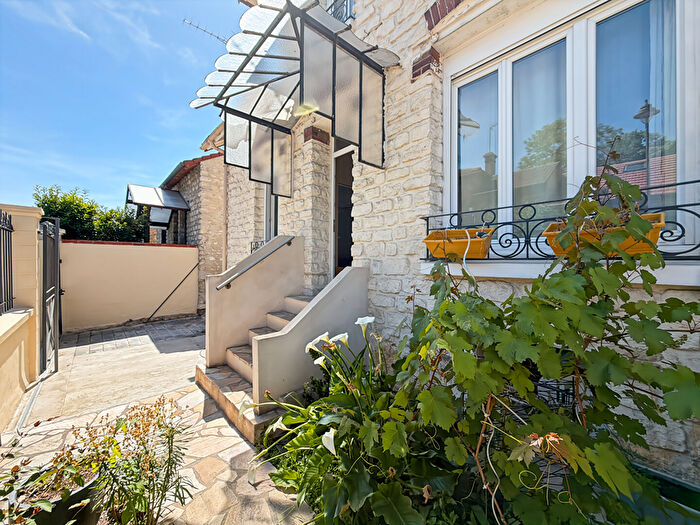 Maison 6 pièces à Mantes-la-Jolie, Centre-ville, à vendre