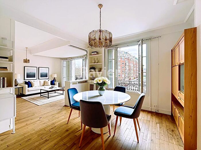 Appartement à vendre - Paris e , Jean Moulin, Porte dOrléans - 4 pièces - 2 chambres