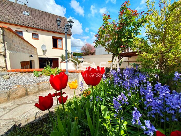Maison 7 pièces à vendre à Saint-Pierre-lès-Nemours