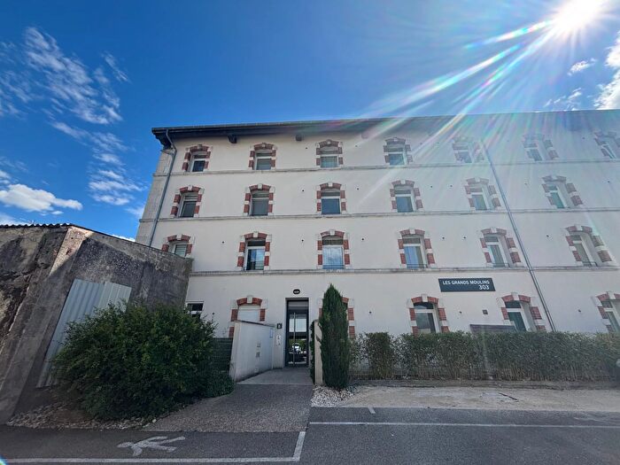 Appartement à louer - Montélimar, Centre-ville - 4 pièces - 3 chambres