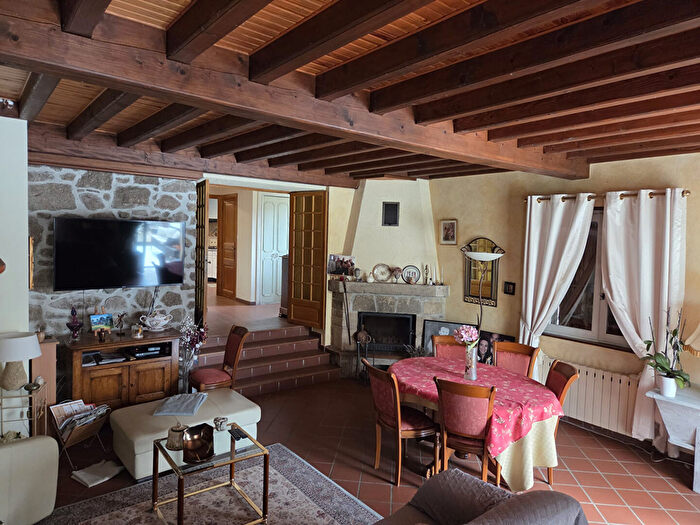 Maison 5 pièces à vendre - Bourg-Argental