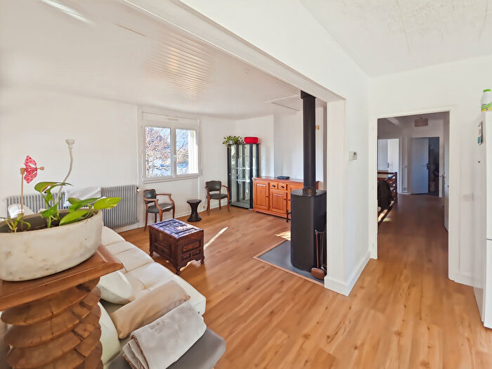 Maison à vendre - Voglans - 5 pièces - 5 chambres