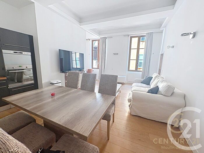 Appartement 3 pièces à Grasse, Centre-ville Nord, à louer