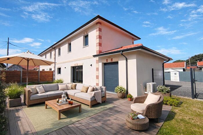 Maison à vendre - Gujan-Mestras - 5 pièces - 4 chambres