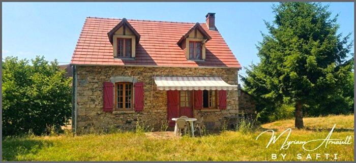 Maison 6 pièces à Azerables, à vendre
