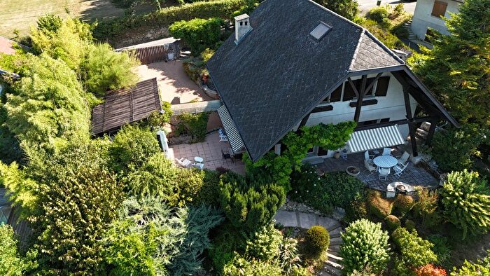 Aix-les-Bains, Est : Maison 5 pièces à vendre
