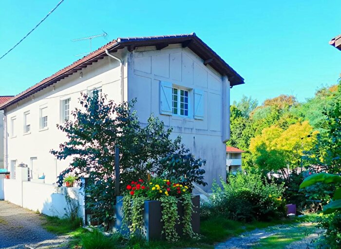 Appartement à vendre - Cazaubon - 9 pièces - 6 chambres