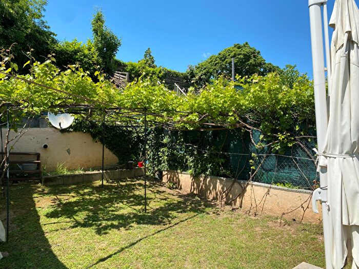 Maison à vendre - Pierre-Bénite - 5 pièces - 3 chambres