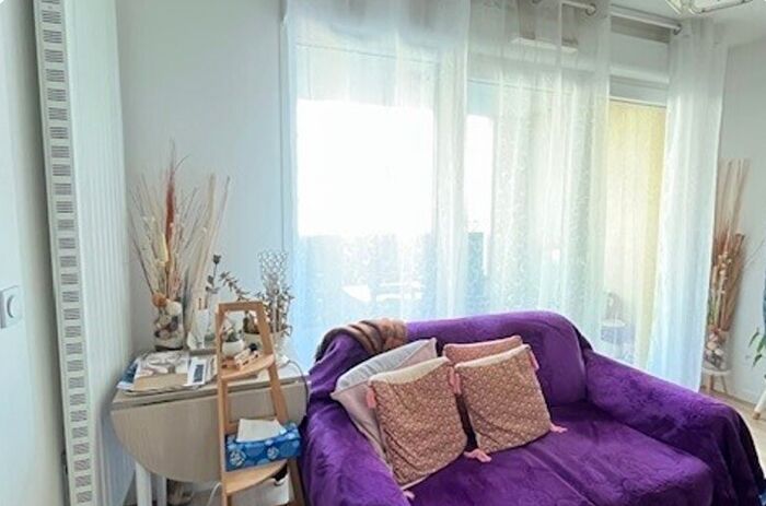 Appartement à vendre - Saint-Priest, Centre-ville - 2 pièces - 1 chambre