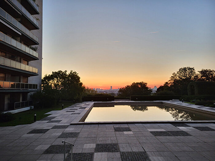 Appartement à louer - Saint-Cloud, Centre-ville - 1 pièce