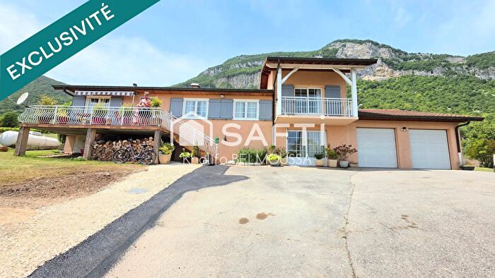 Maison 8 pièces à Culoz, à vendre