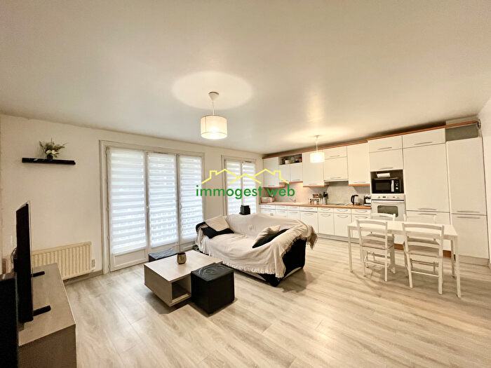 Appartement à vendre - Champagne-sur-Oise - 4 pièces - 3 chambres